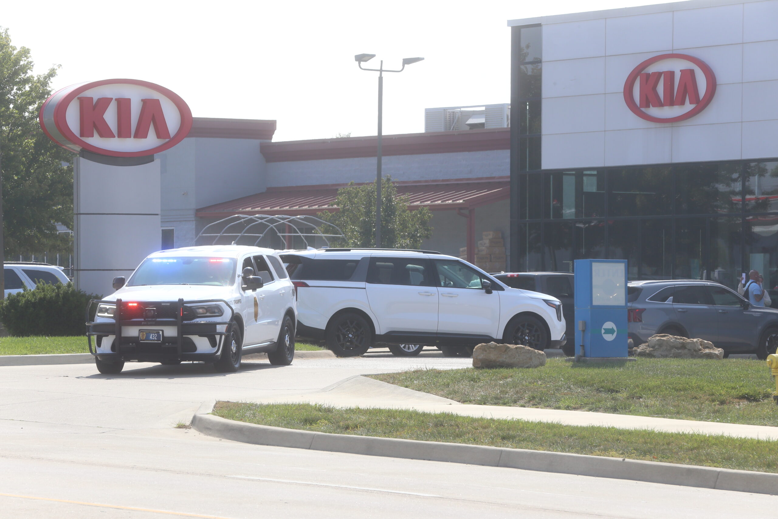 Federal, state agencies investigating Lawrence Kia dealership for conspiracy, theft; Thursday ...